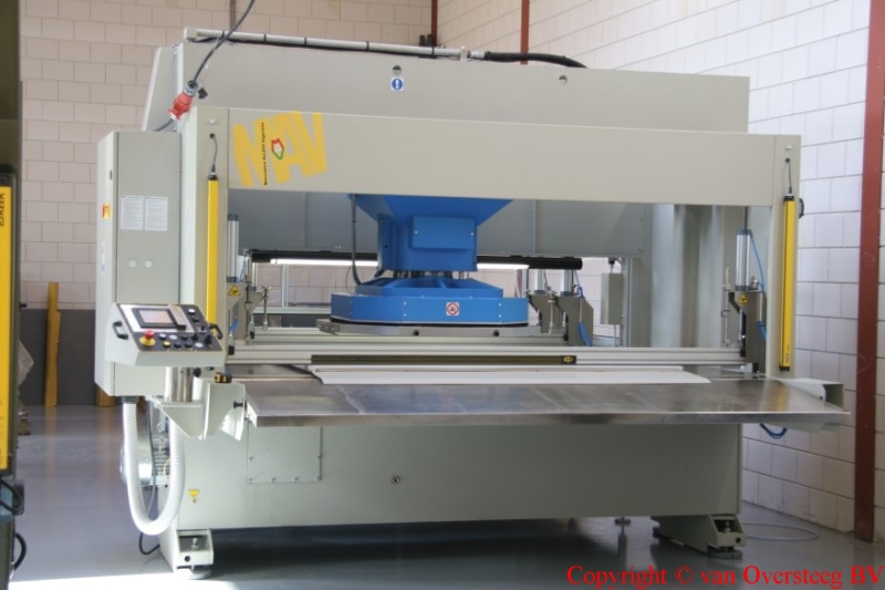 Van Oversteeg BV - stansmachine snijmachine schalmmachine