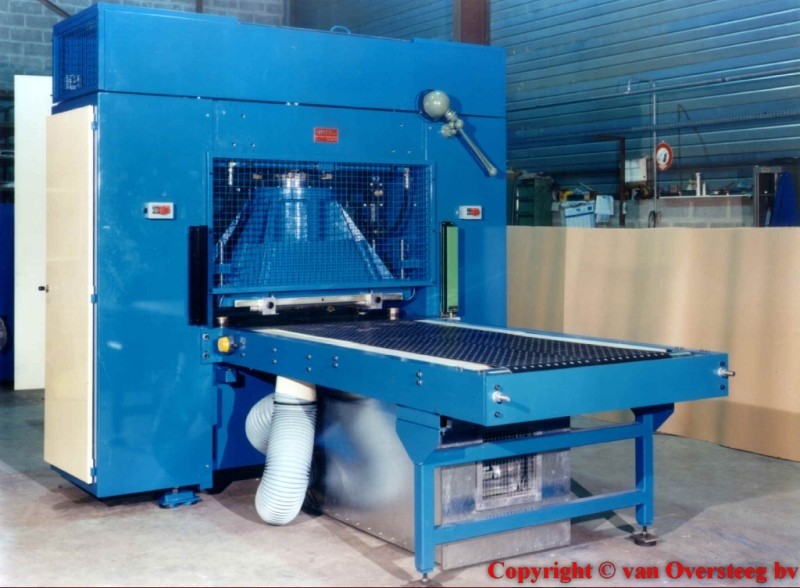 Van Oversteeg BV - stansmachine snijmachine schalmmachine